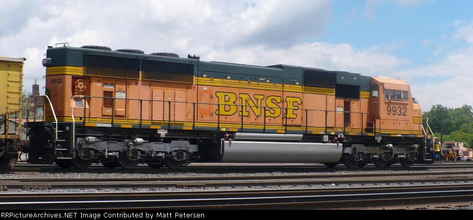 BNSF 9932